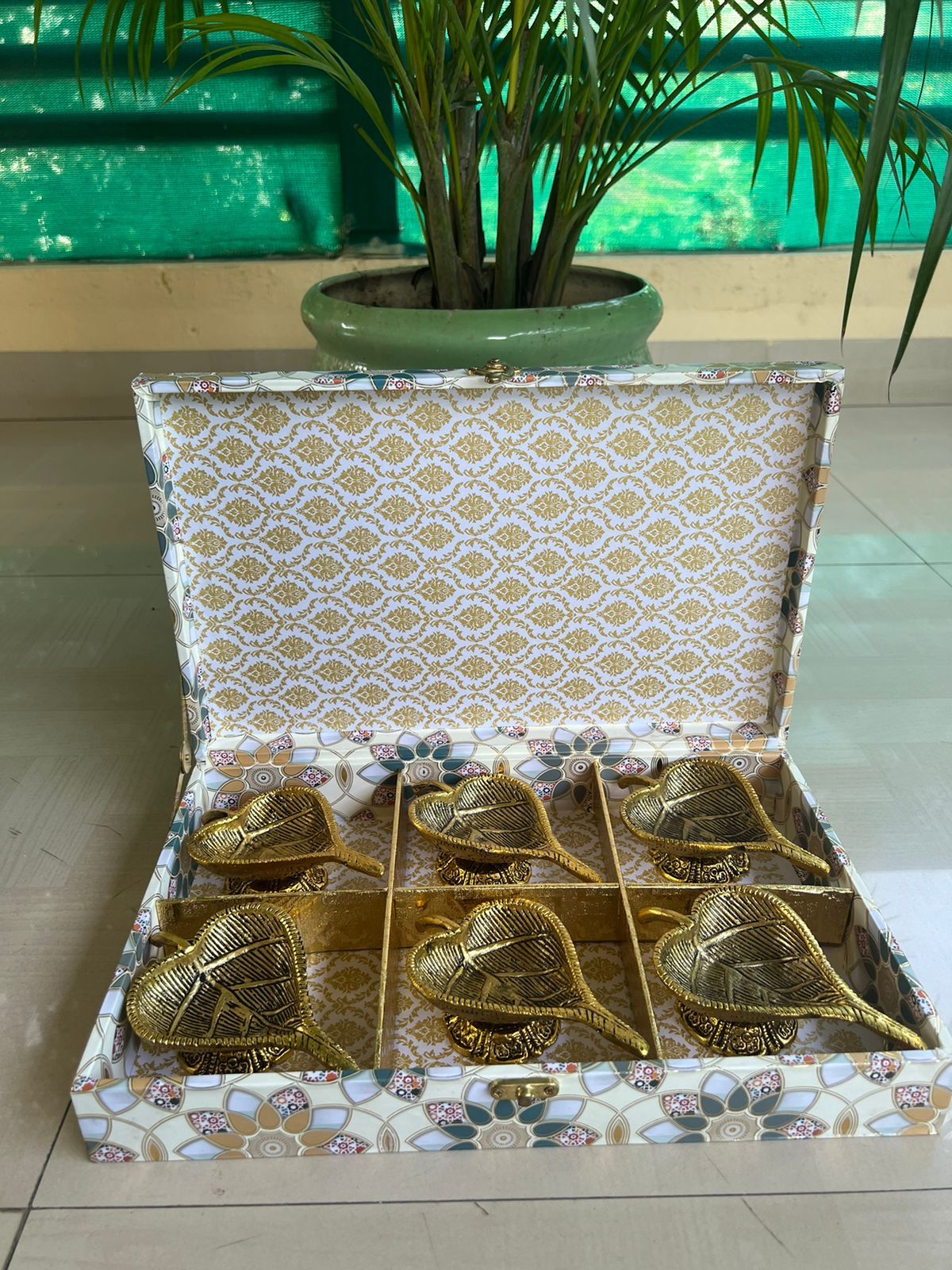 Gold paan deepam - Prashaa Gifts